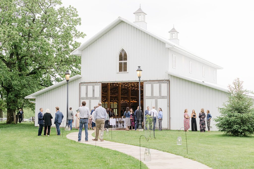Diamond Oak Events Wedding | Clear Lake, IA - JM Photography