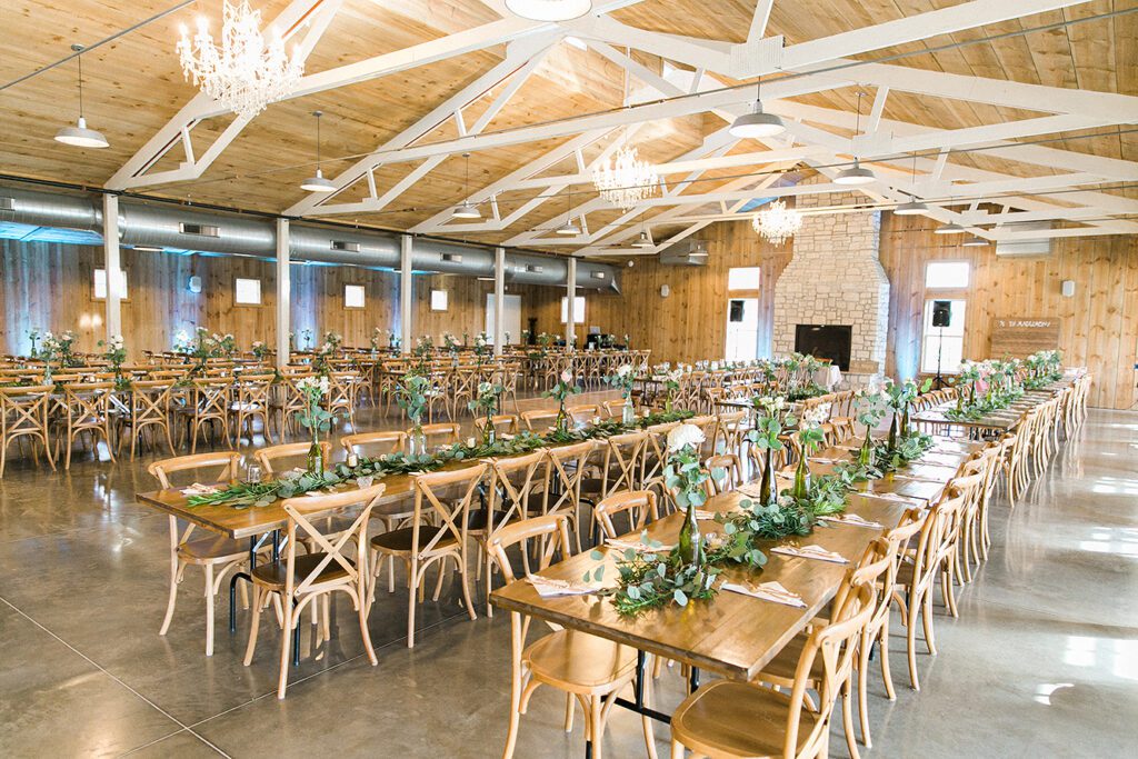 The 5 Best Minnesota Barn Wedding Venues - JM Photography